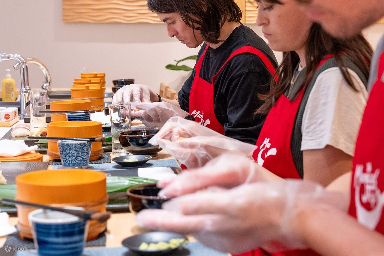 Pengalaman Membuat Sushi di Kyoto dengan Koki Sushi Profesional - Klook ...