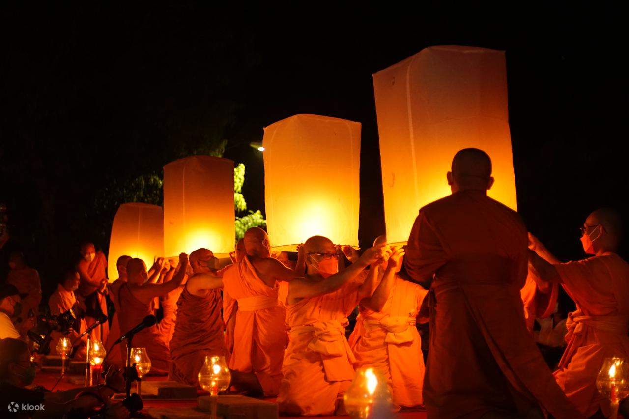 Vesak Day 2024 Night Lantern at Borobudur Temple in Yogyakarta - Klook ...