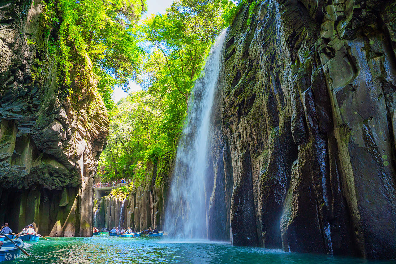 Kumamoto Castle, Aso, Kurokawa Onsen, and Takachiho Gorge Day Tour ...