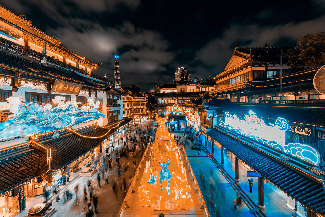 Bund, Nanjing Road, Chenghuang Temple, Pujiang Tunnel Day Tour - Klook ...