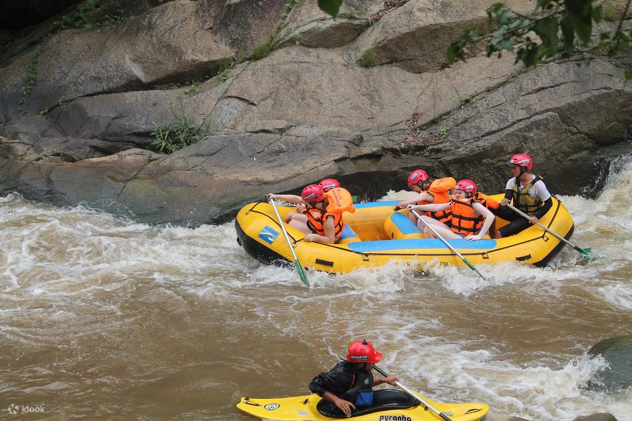 White Water Rafting Kembara Berpandu di Chiang Mai oleh Khampan - Klook ...