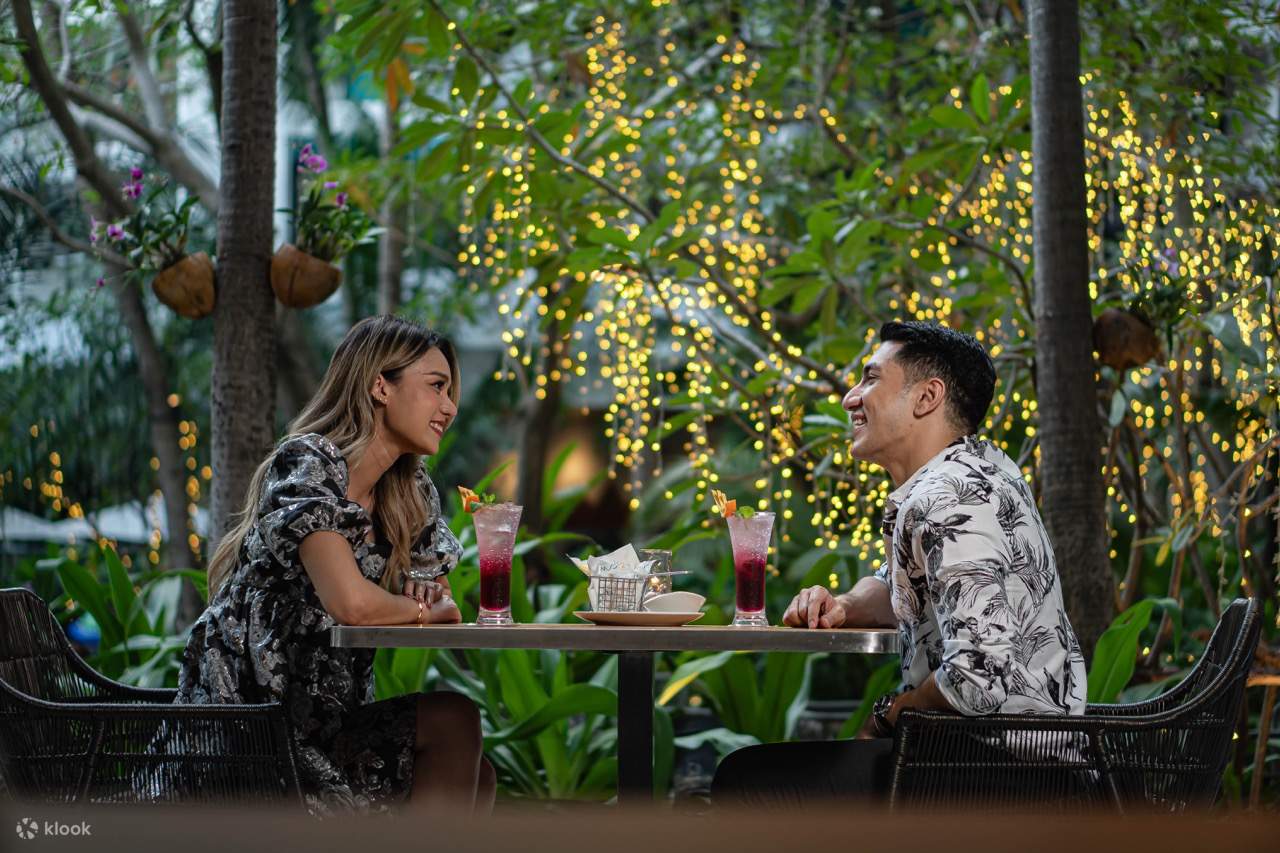 Poolside Romantic Dinner at Flow Oasis Pool Lounge, Bangkok - Klook