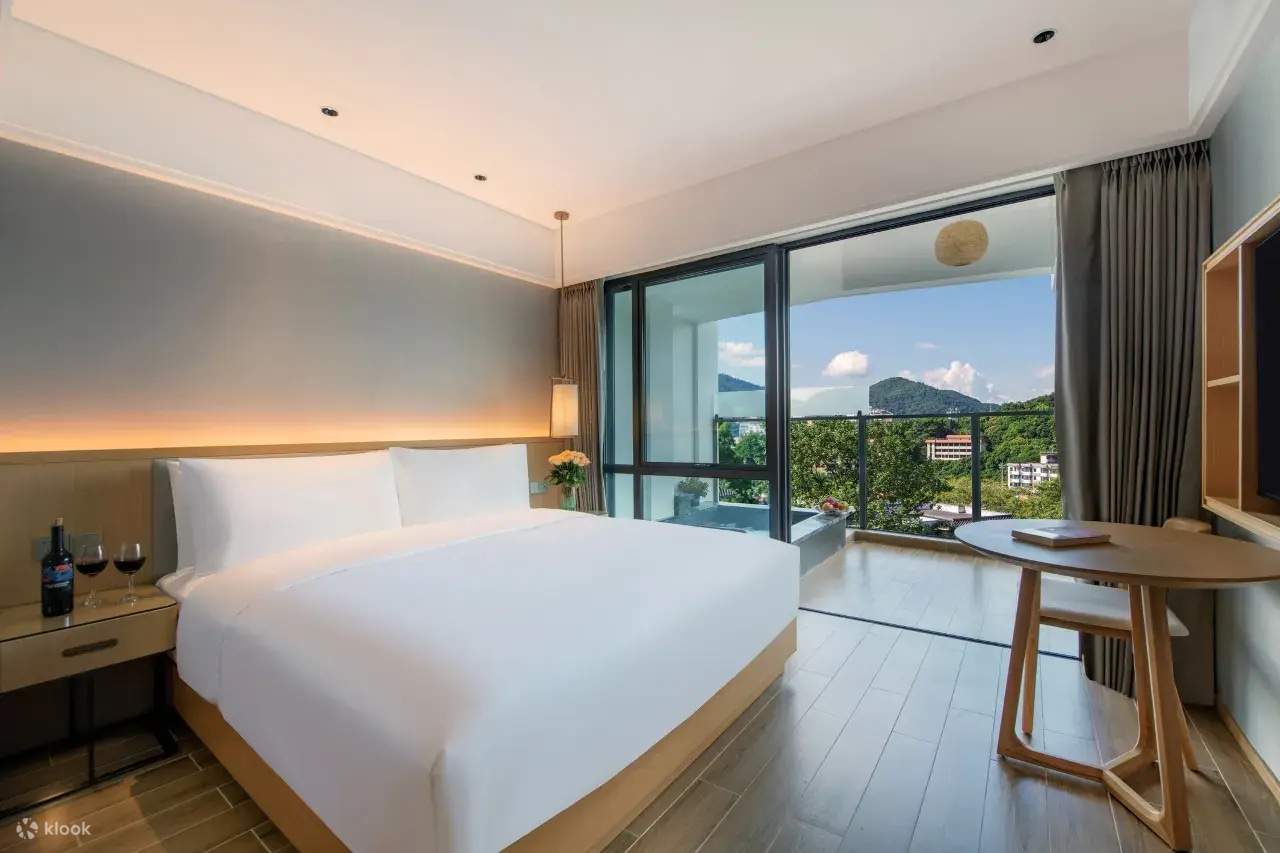 Lingnan Oriental Hot Spring Hotel Package in Conghua, Guangzhou - Klook ...