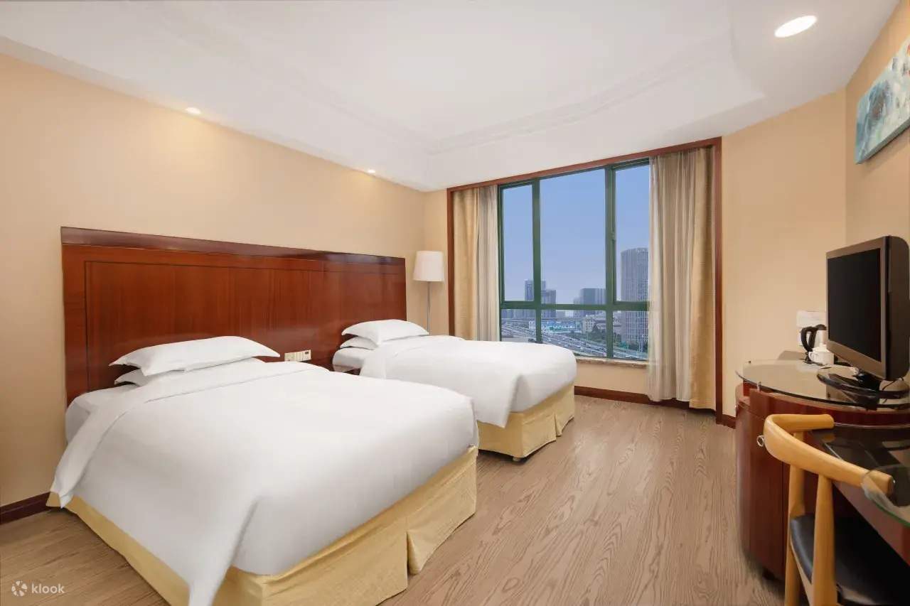 Shanghai Jinrong International Hotel Accommodation Package - Klook ...