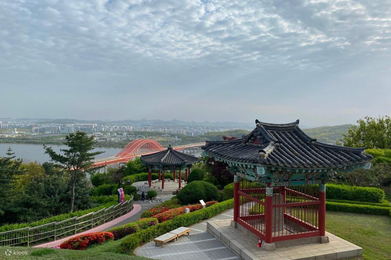 Jjimjil Spa & Hanbok Experience e tour di un giorno a Haengjusanseong ...