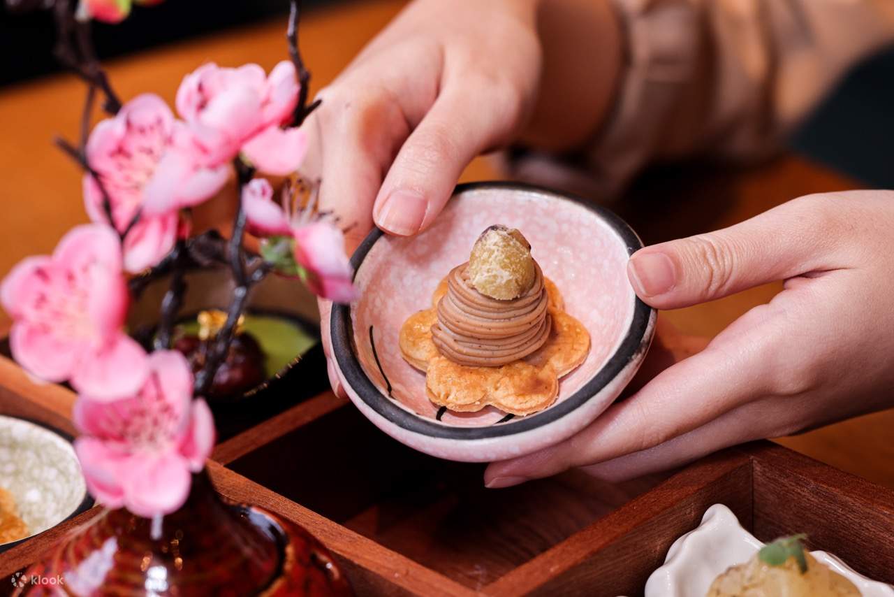 The Market at Hotel ICON | Buffet, Afternoon Tea | Durian Afternoon Tea ...