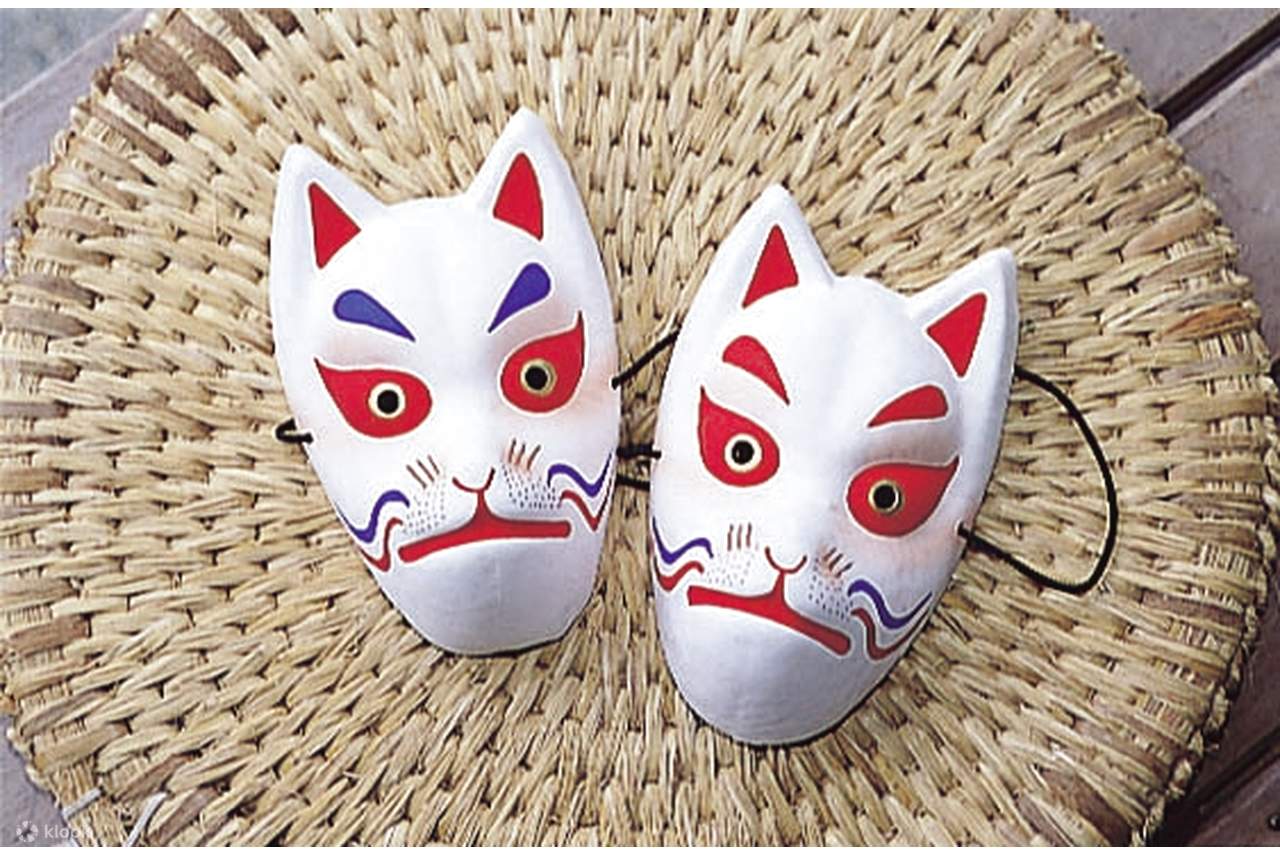 Mask Painting Experience at Kitsune no Yomeiri Yashiki (Fox Wedding ...