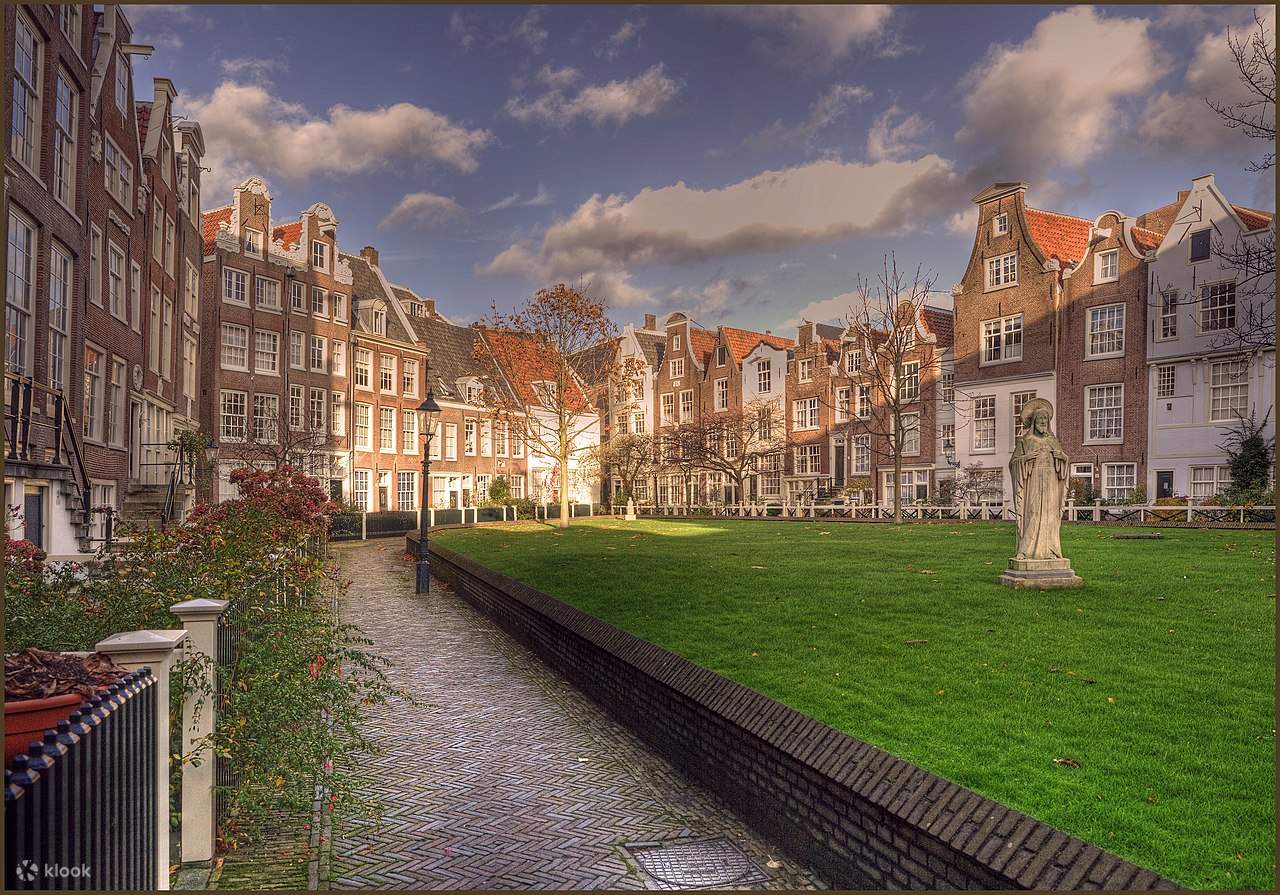 Experience Amsterdam's Iconic Landmarks with a Captivating City Tour ...