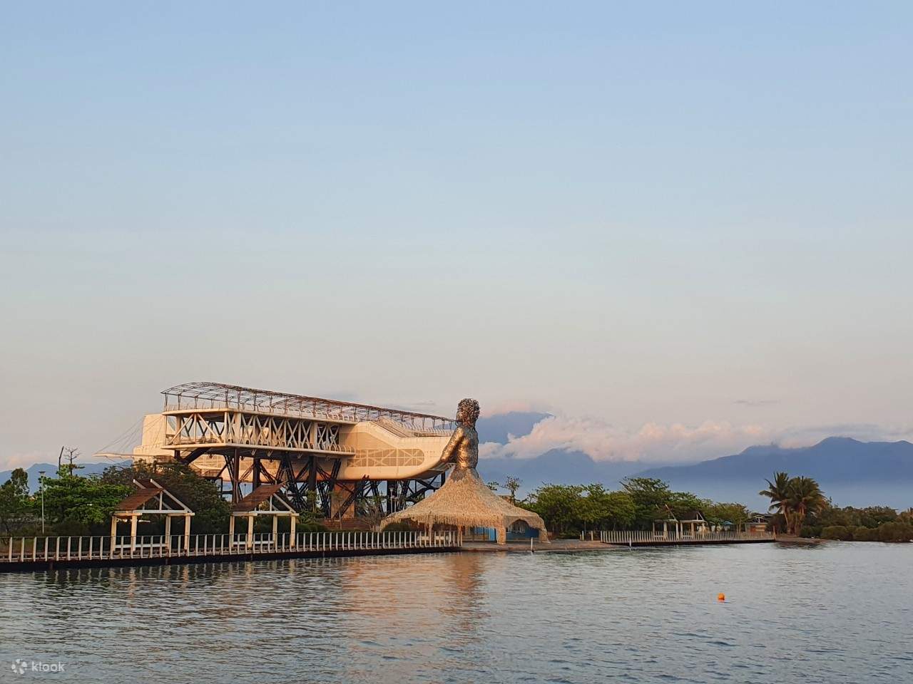 Pingtung: Yachting experience in Mipeng Bay・All-you-can-eat fresh ...