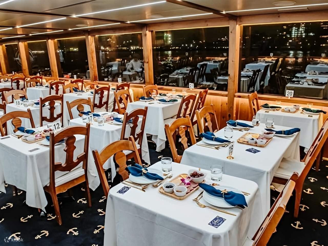 Kota New York: Makan Malam di Kapal Pesiar dengan Musik Live - Klook Indonesia