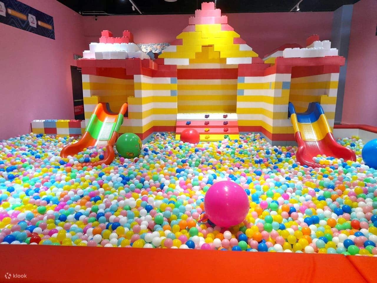 Penerimaan Orangtua di Pusat Perbelanjaan Toppen, Johor Bahru - Klook ...