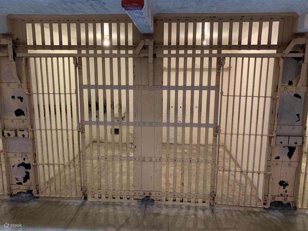 Explore Alcatraz After Dark: Night Tour with San Francisco Bay Cruise ...