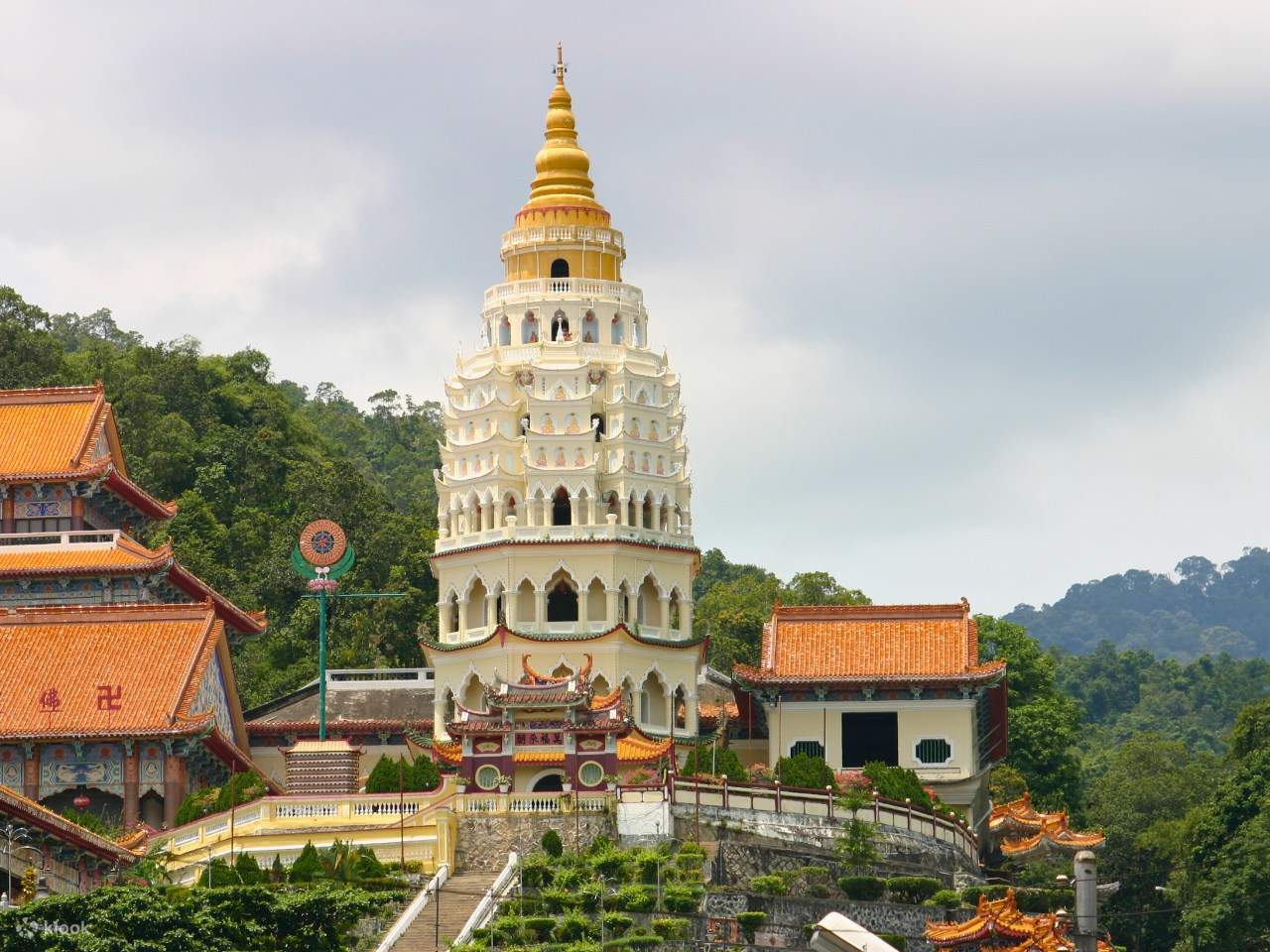 Penang Hill and Kek Lok Si Temple Guided Tour - Klook