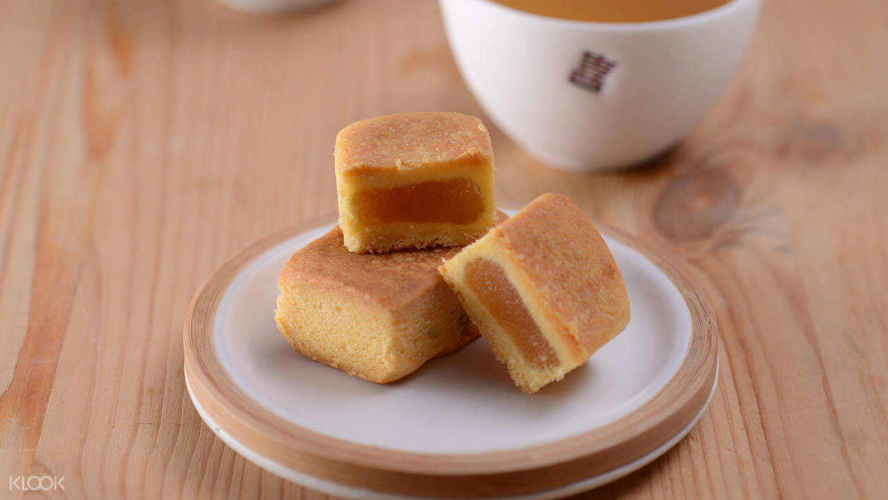 Jiu Zhen Nan Taiwanese Pineapple Shortcake Souvenir Set in Taipei ...