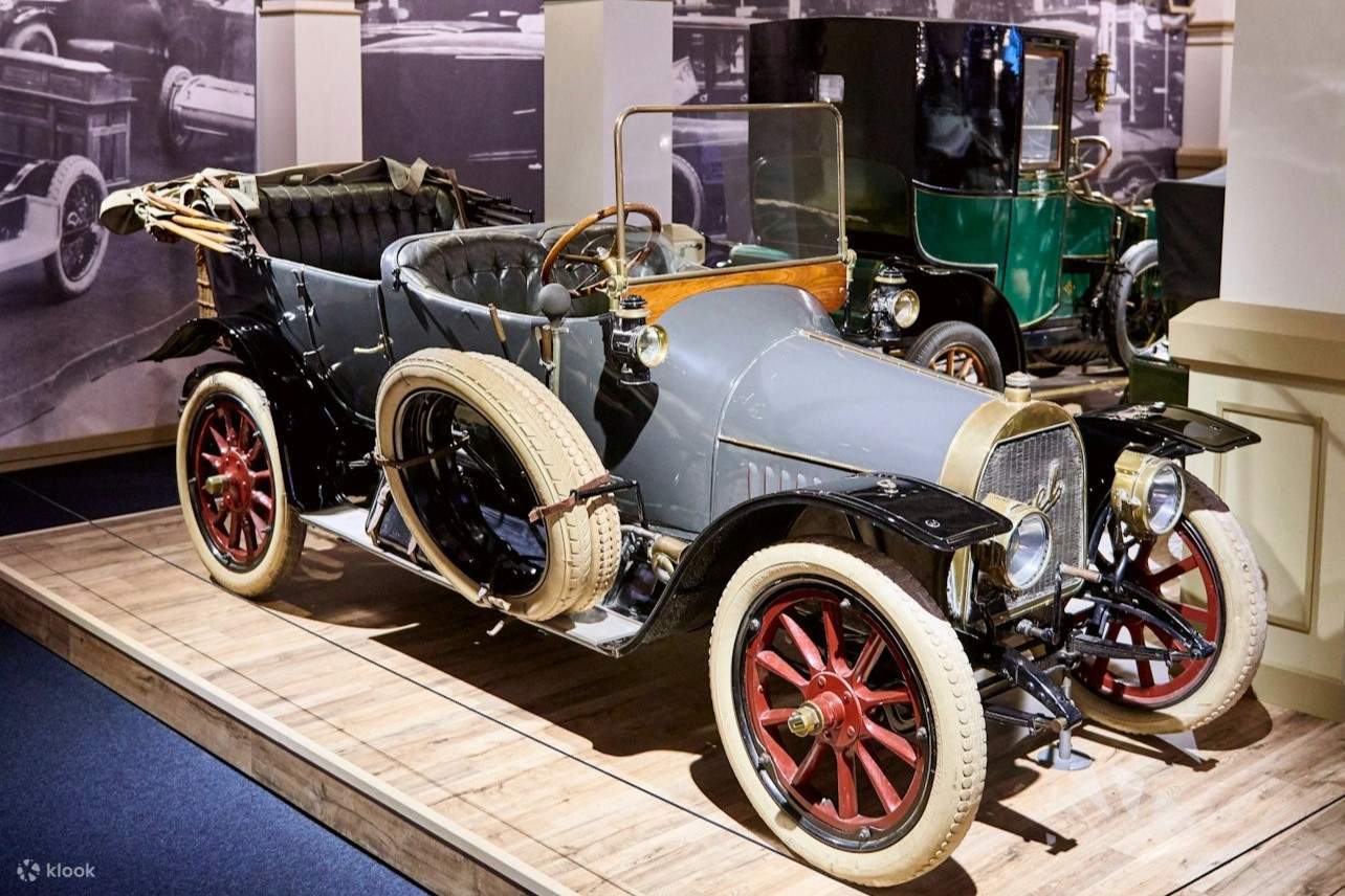 Entrada a Autoworld en Bruselas - Klook Estados Unidos