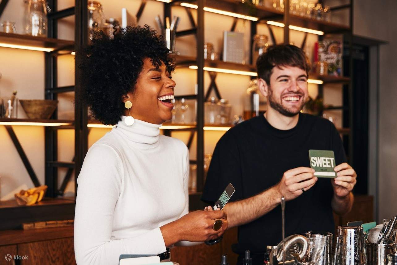 Pengalaman Memadukan Wiski Penyulingan Roe & Co di Dublin - Klook Indonesia