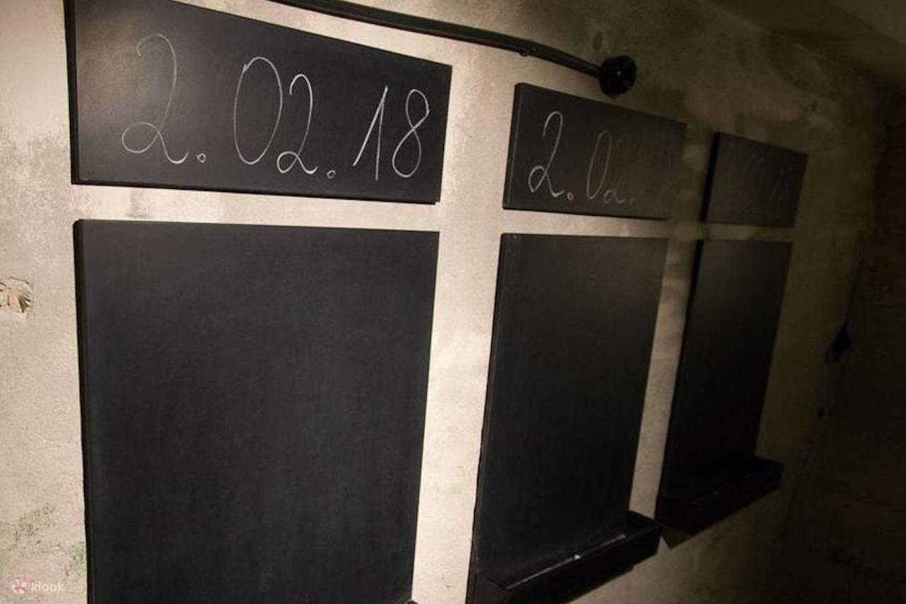 Entrée dans les cellules de prison du KGB - Klook États-Unis