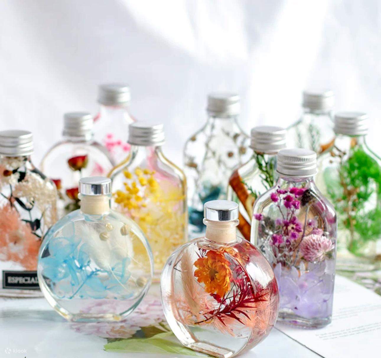 Tsim Sha Tsui Floral Floating Vase DIY Workshop - Klook Australia