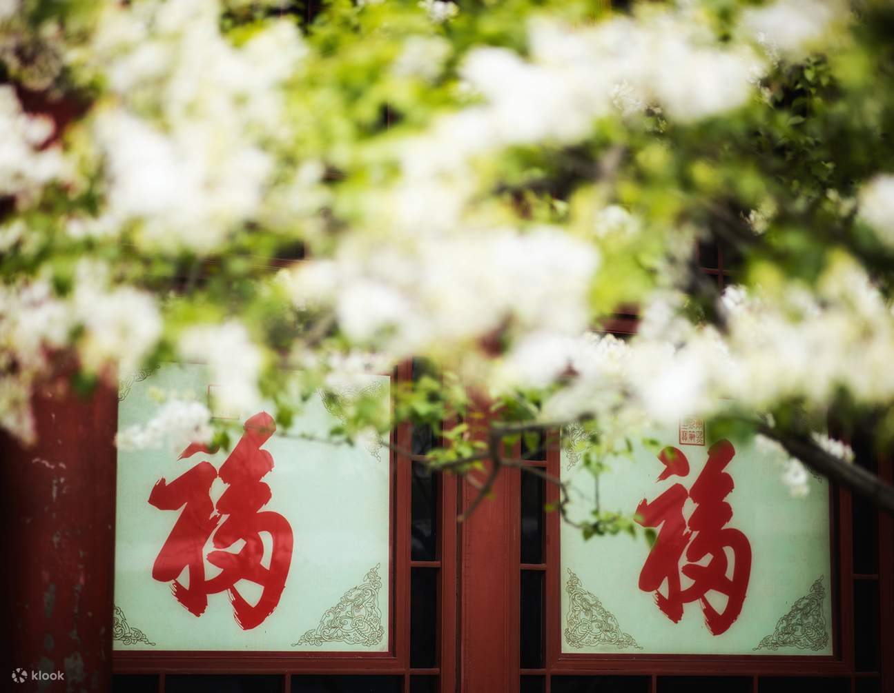 Beijing native uncle accompanies you to visit the Hutongs + Shichahai ...