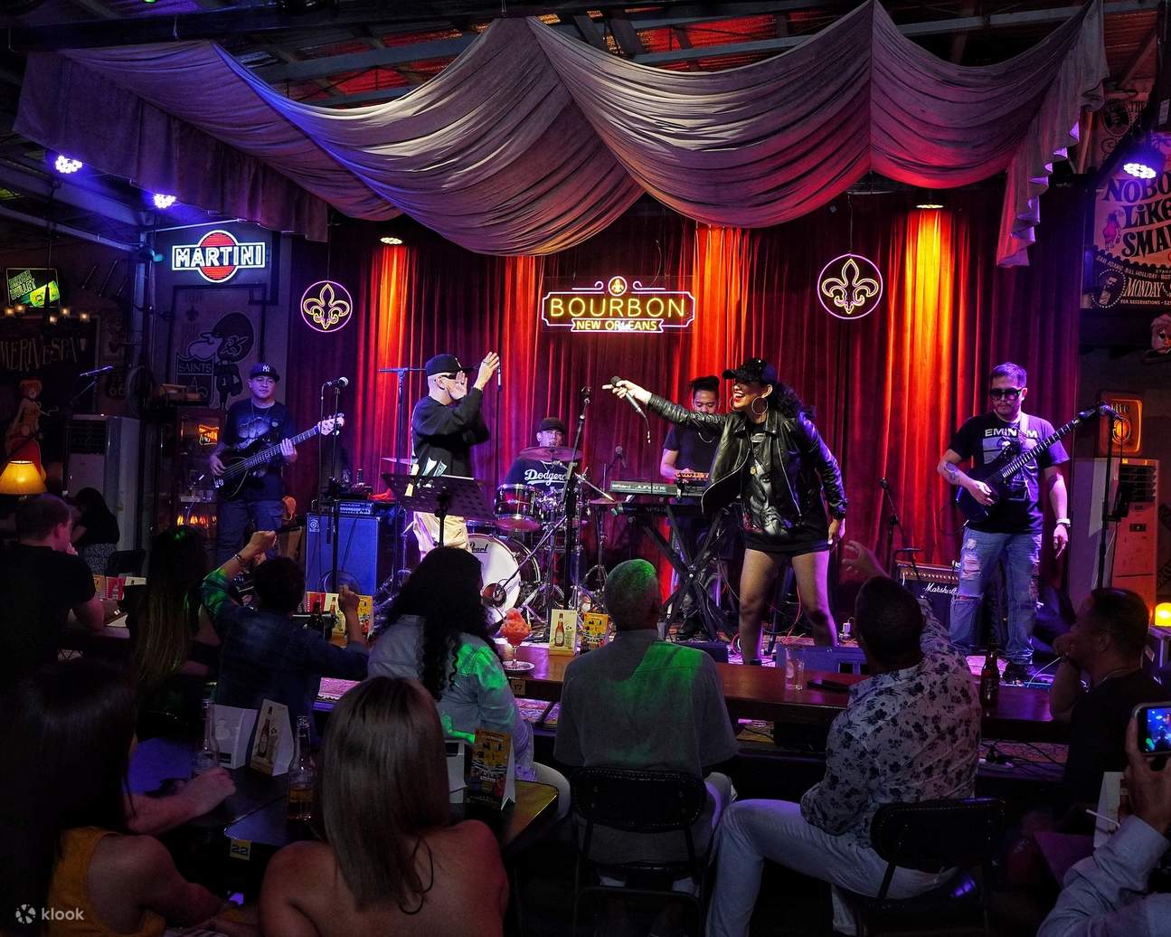 Makati Nightlife Tour Rooftops & Clubs Poblacion P.Burgos - Klook ...