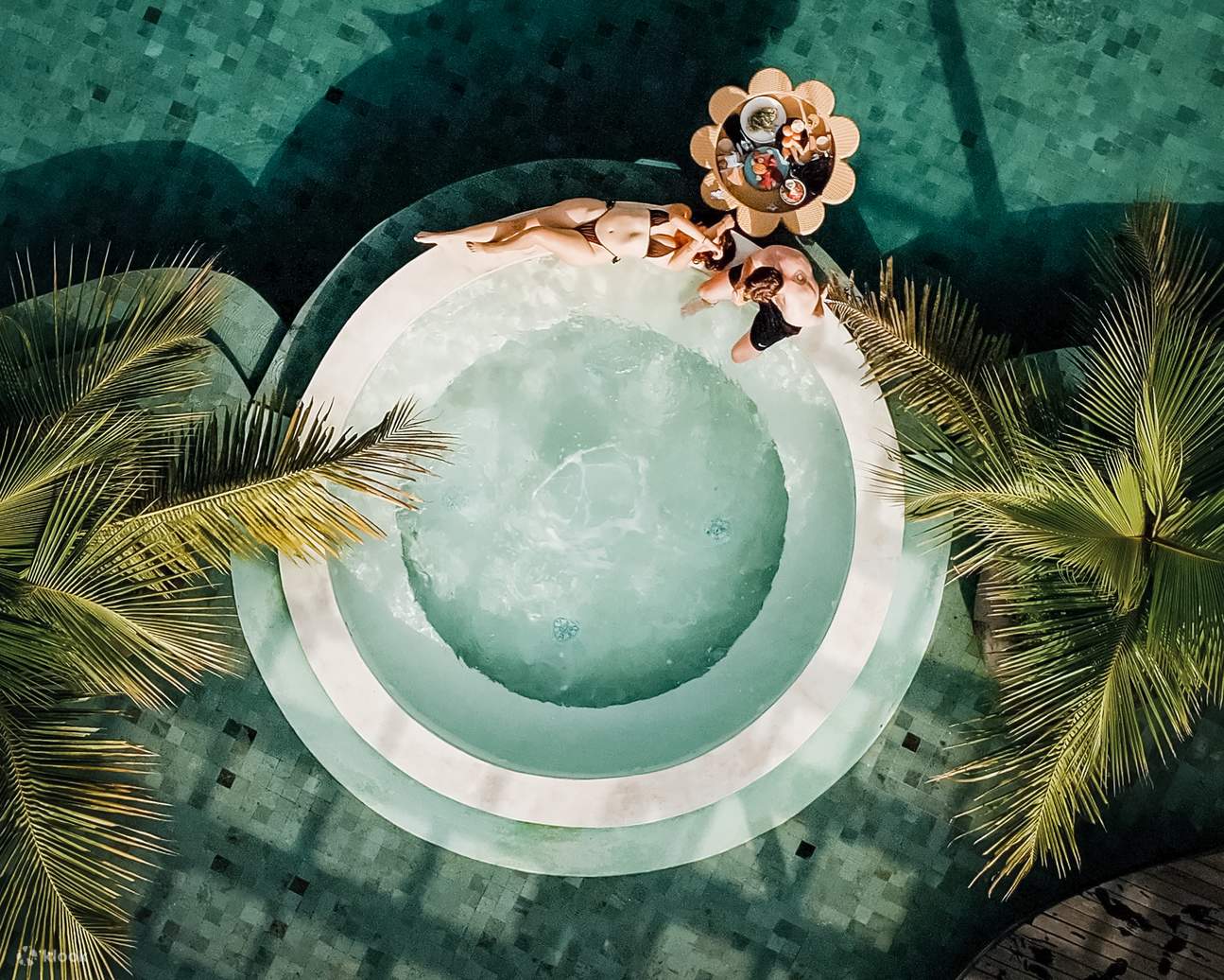 Pase de un día para el bar de la piscina al atardecer de Ubud - Klook ...