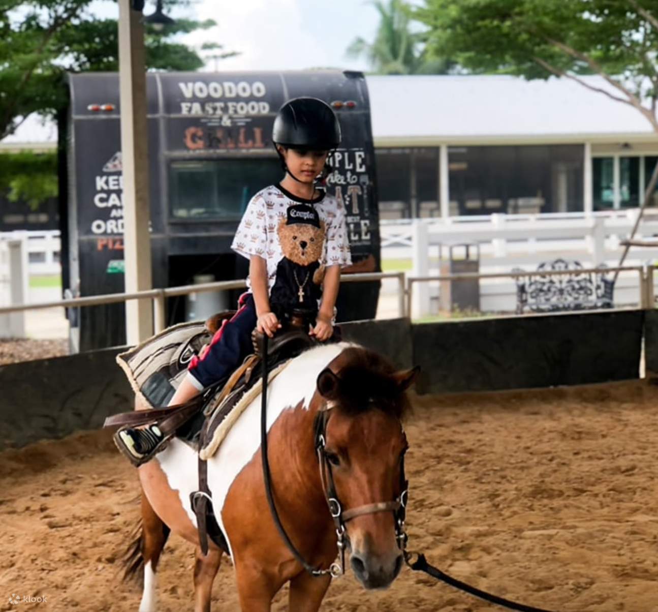 Horse Riding Class (for Beginner) in Bangkok + Café - Klook