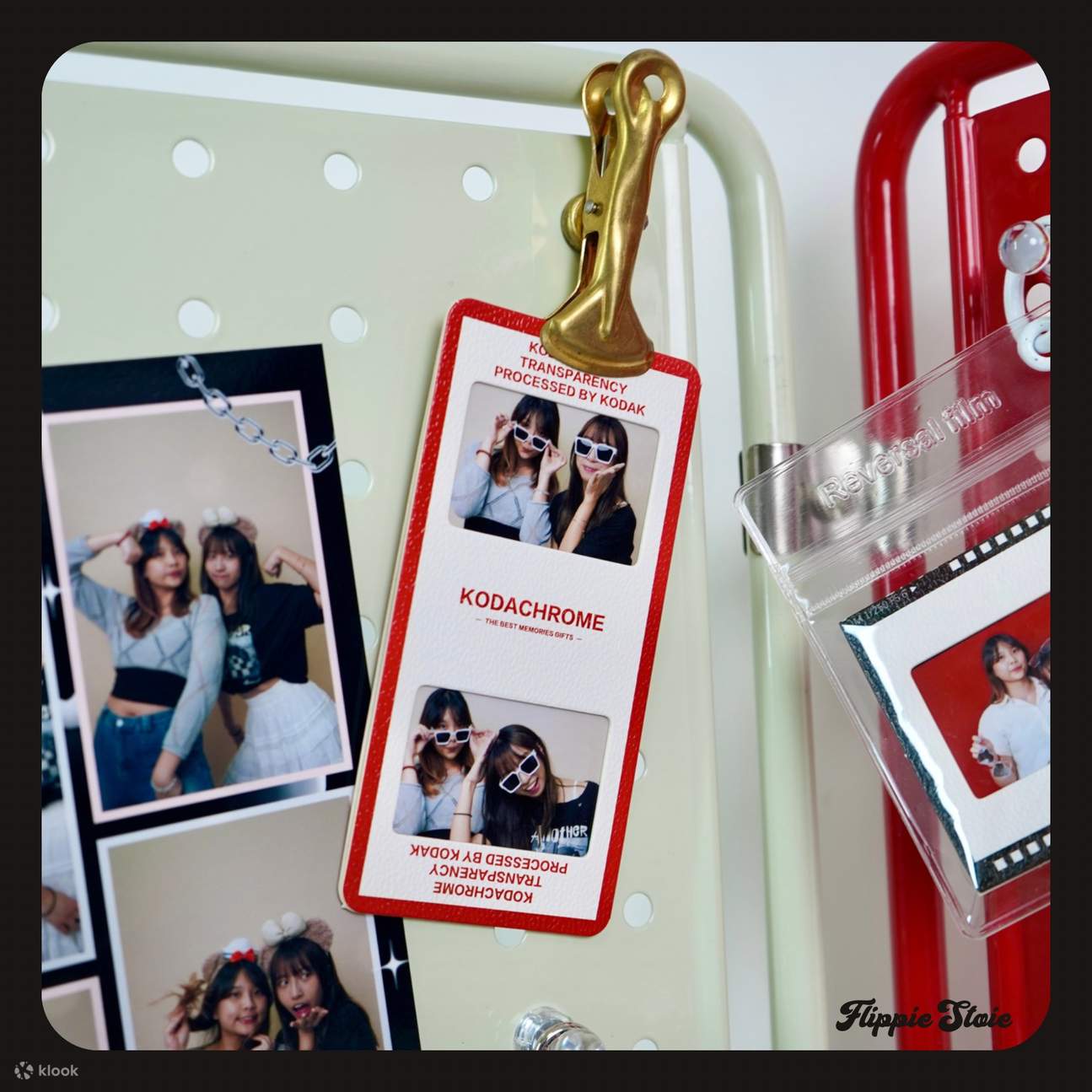 Hand-flip photo album making experience - Klook Australia