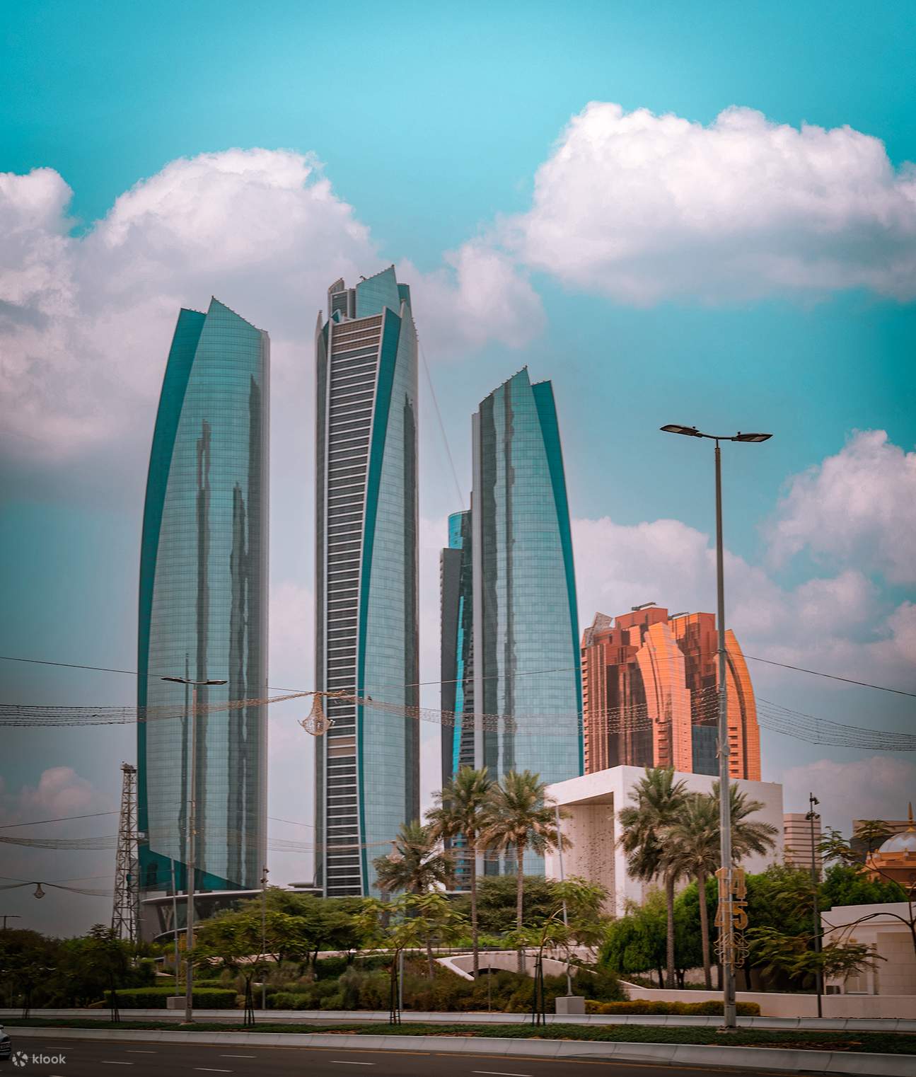 Evening Abu Dhabi City Tour : Sheikh Zayed Grand Mosque and more ...