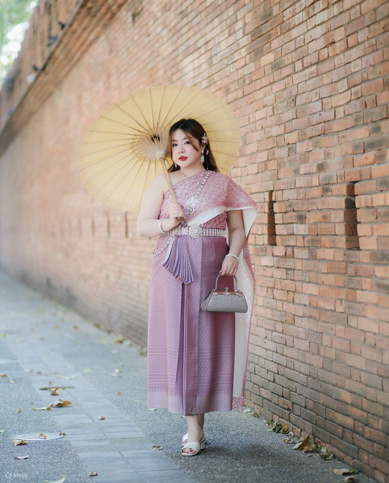 Costume rental by CHUT THAI THAPHAE STUDIO in Chiang Mai - Klook Singapore