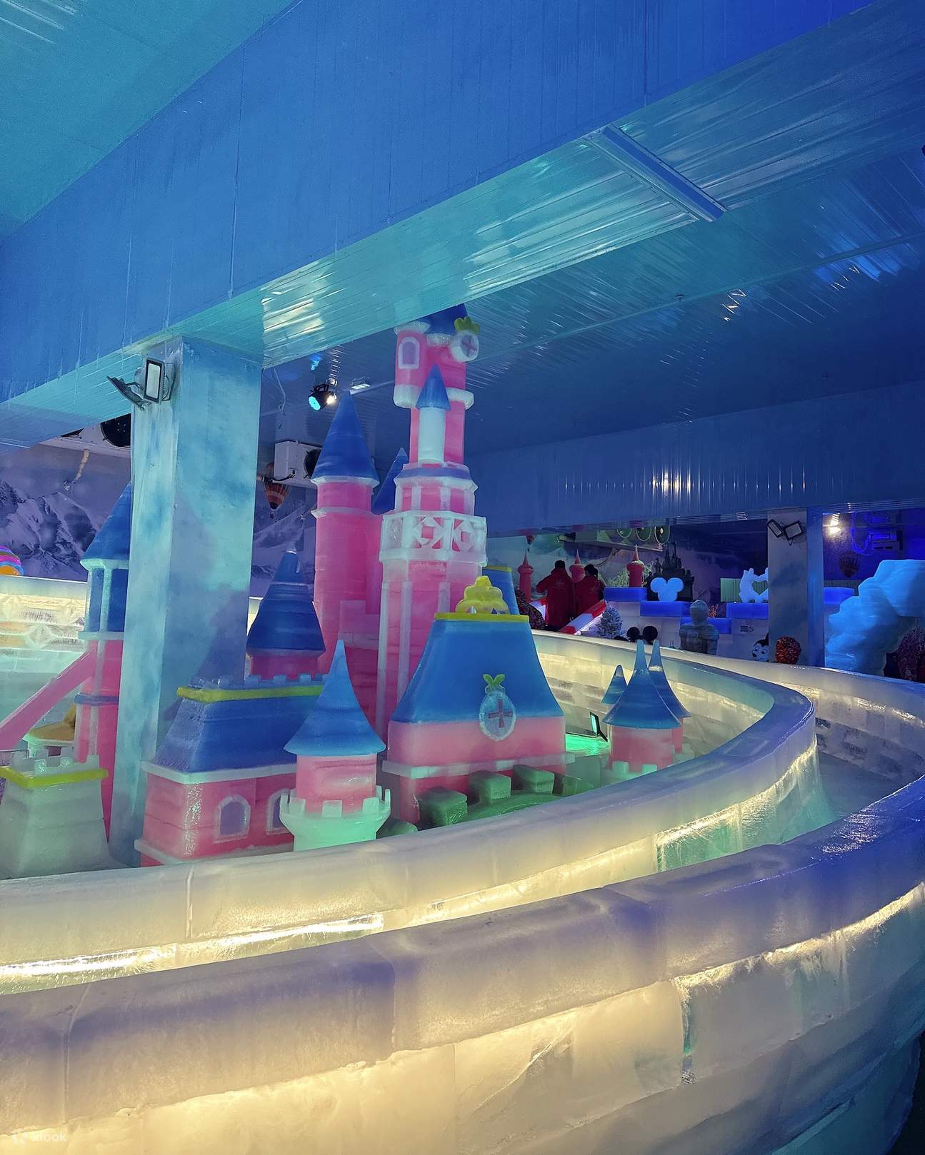 SnowLand Johor Bahru Tickets – Indoor Winter Fun for All - Klook