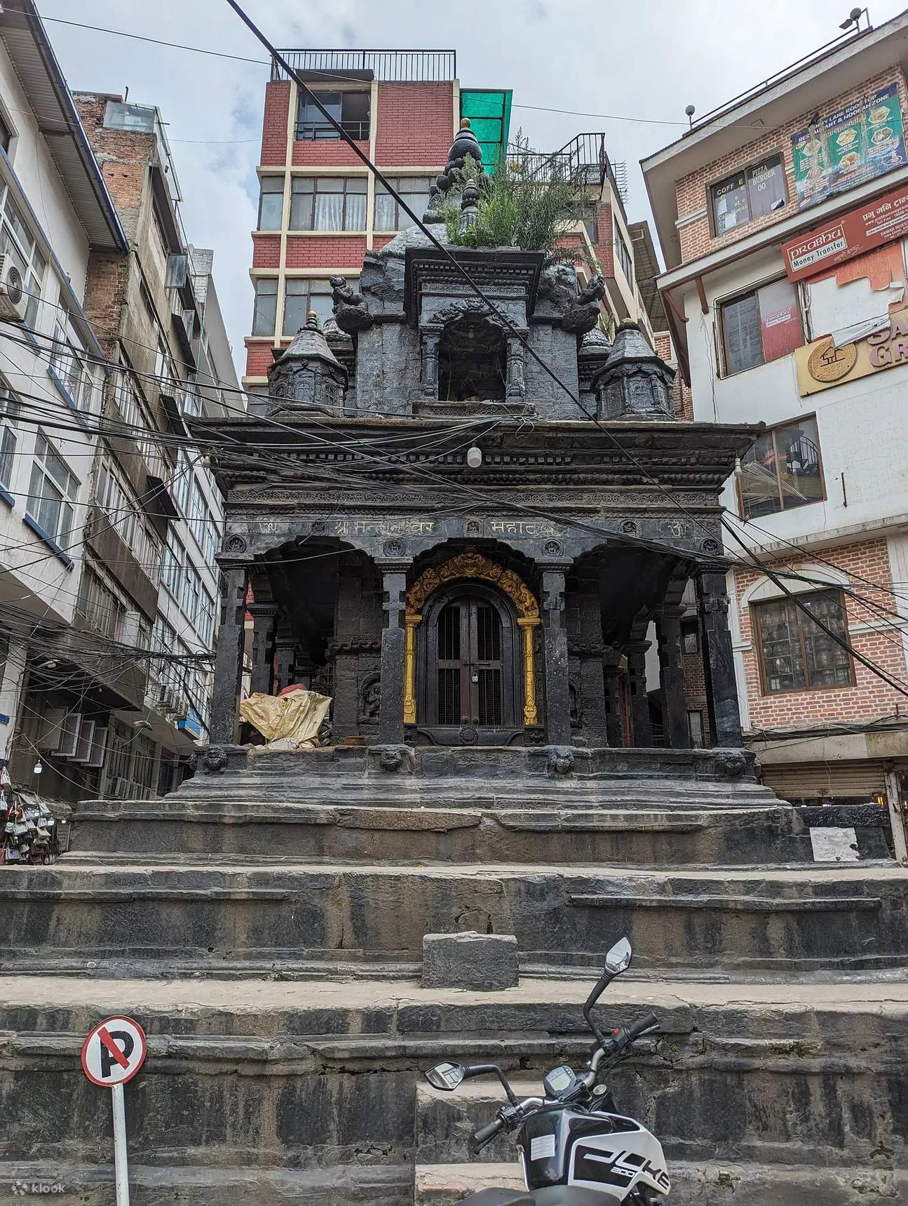 From Bazaar to Hippie Hub: Ason & Freak Street Tour - Klook Singapore