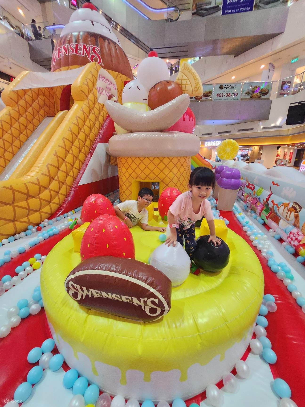 West Mall Christmas Event (Sugar Rush) - Klook India