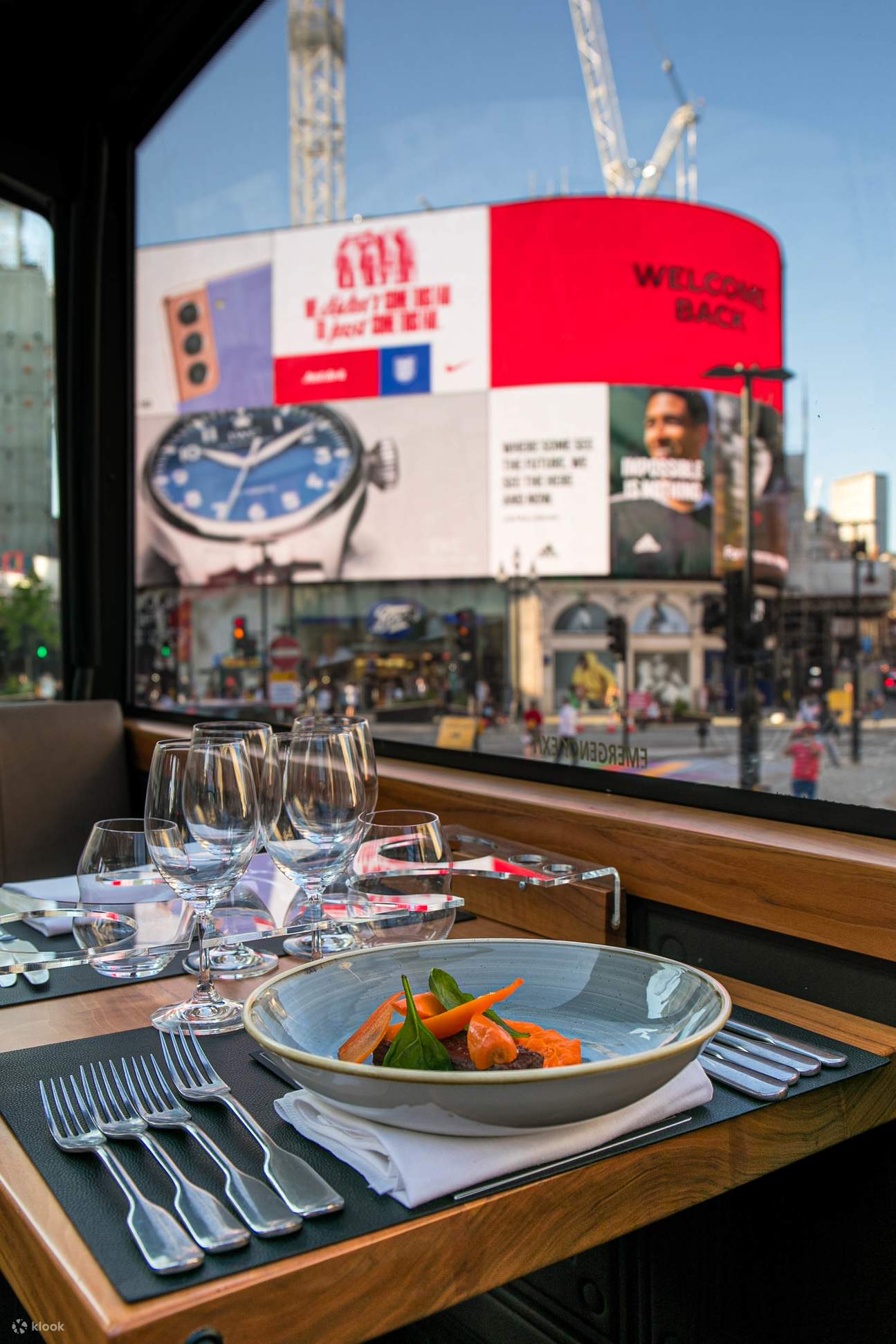 English Gourmet Lunch or Dinner by Bustronome Luxury Bus in London - Klook