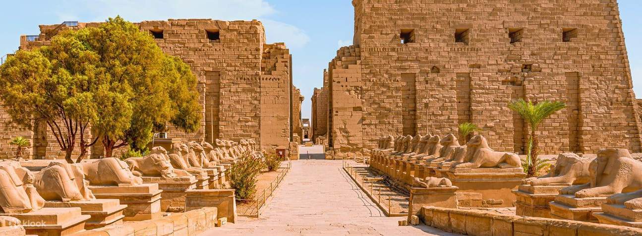 Private Tour of East & West Banks with pickup & Drop off - Klook Singapore