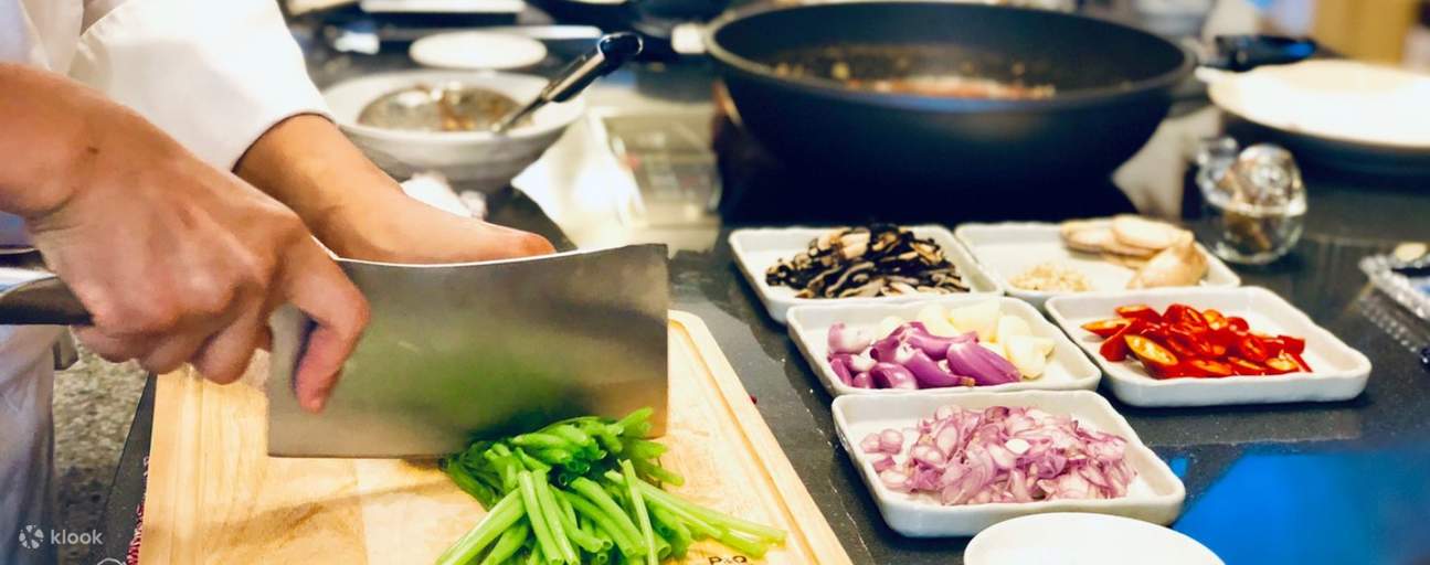 Cooking Class in Taipei with Dihua Street Walking Tour - 클룩 Klook 한국