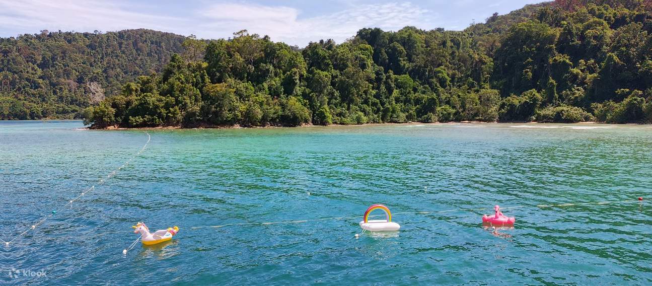 Das Floating Club House auf Pulau Gaya – Einzigartiges Inselrestaurant ...