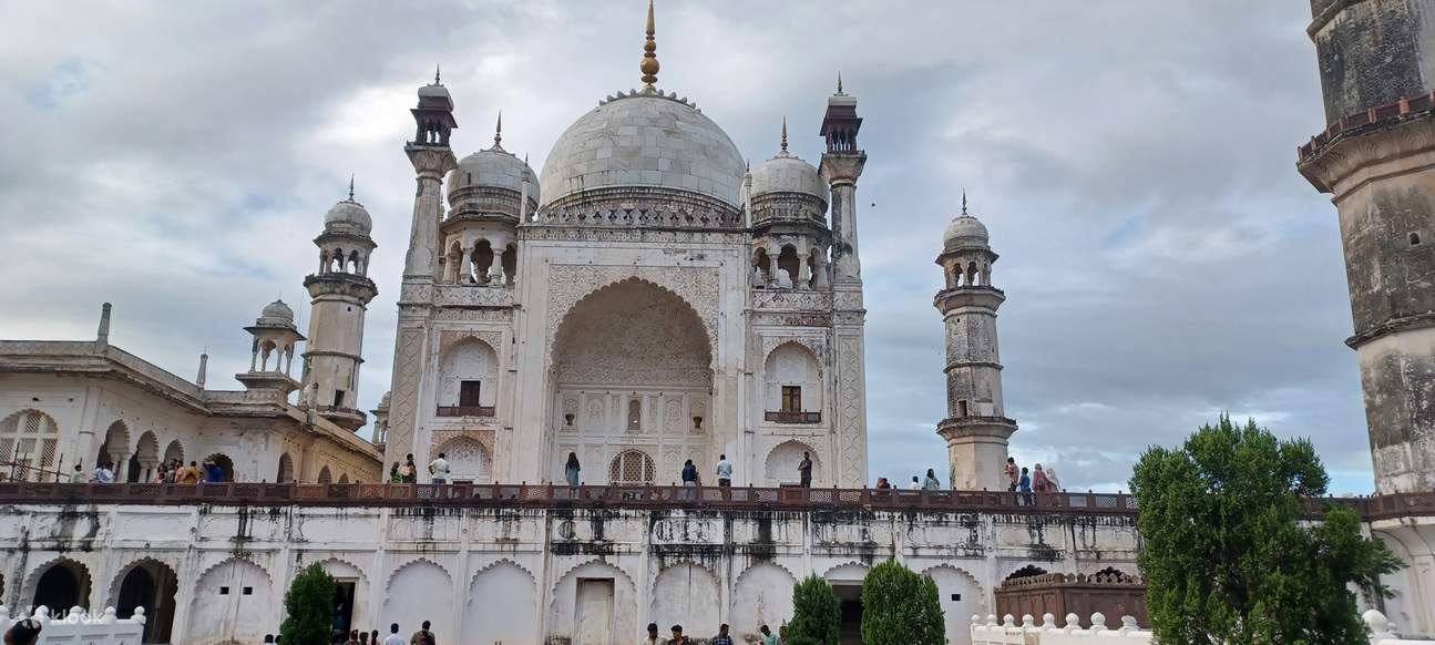 Uncover Ajanta's Secrets and Aurangabad's Mini Taj : A Day Trip ...