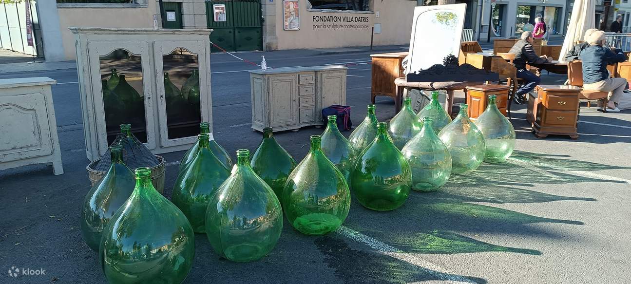 Sunday Market Luberon Regional Park with a local expert! - Klook