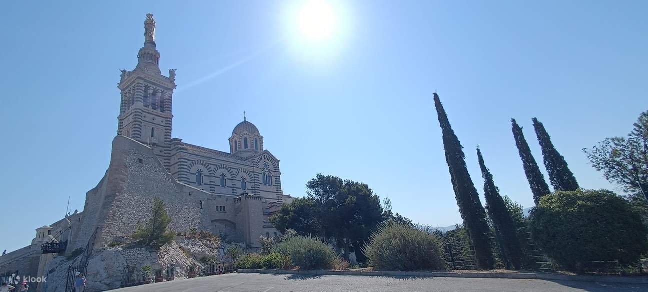 Explore Aix en Provence & Discover the Highlights of Marseille - Guided ...