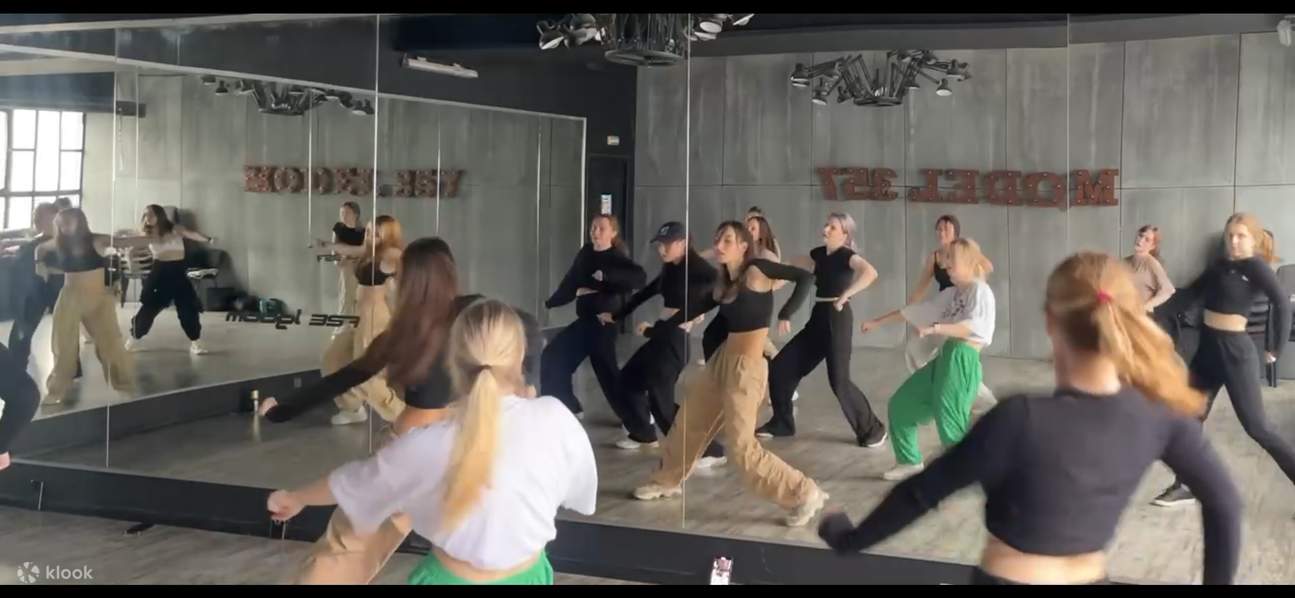K-pop Dance Experience in Seoul (Class + Video Souvenir) - Klook Hong Kong