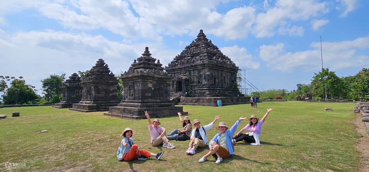 Ijo Temple Sunset dengan Suwatu Resto Instagrammable di Yogyakarta ...
