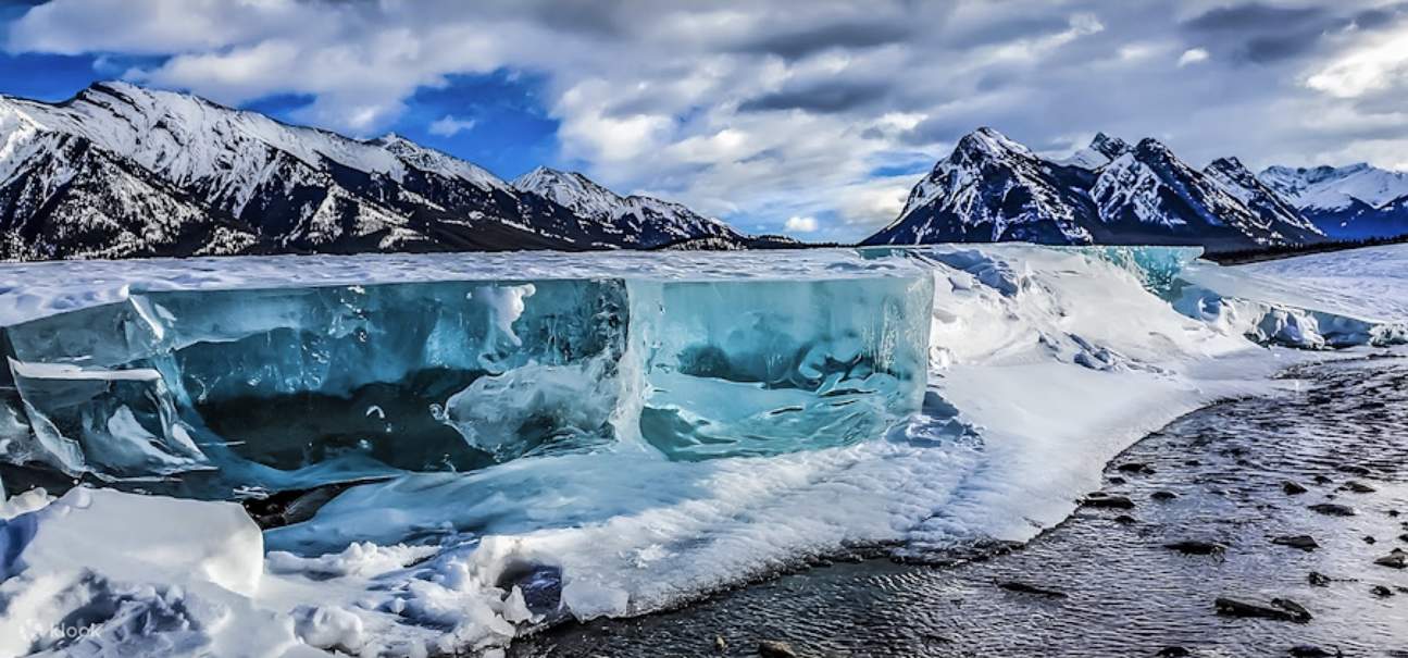 Abraham Lake Ice Bubbles and Peyto Lake Icefield Day Tour - Klook Singapore