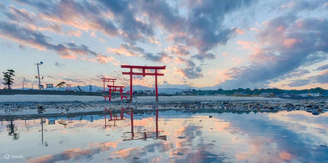 Kyushu: Mifuneyama Rakuen & Yutoku Inari Shrine & Oouo Shrine & Saga ...