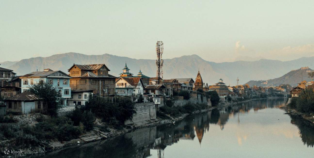 Srinagar Heritage Walk: Old City Guided Tour with Kashmiri Kehwa Tea ...