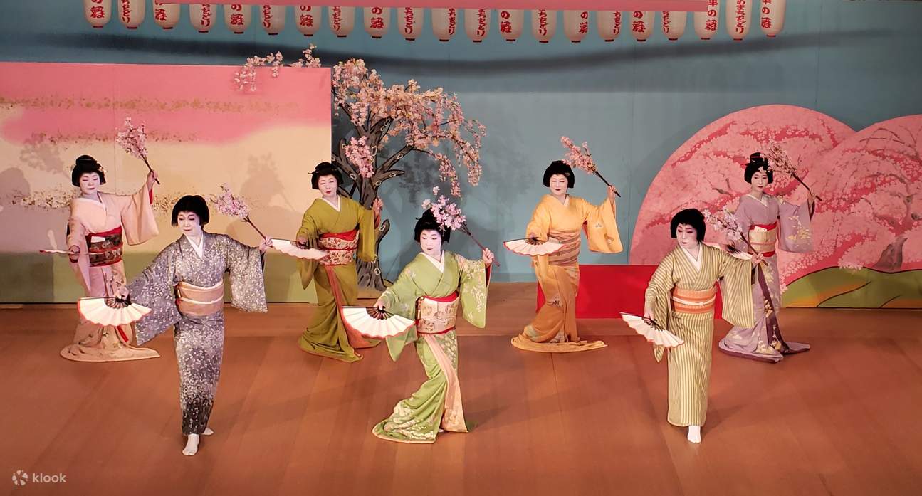 Geisha Dancing Show & Small-Group Traditional Game-Playing in Atami ...