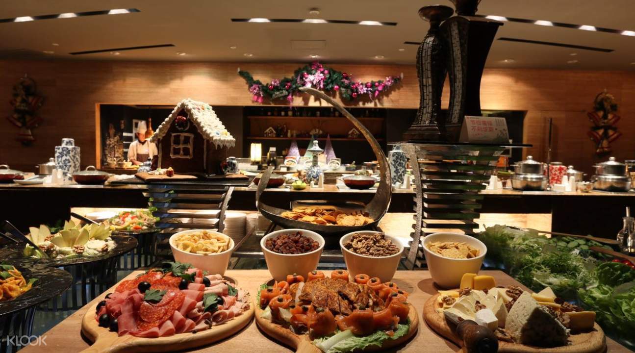 Dinner at the Oriental Pearl Tower - Klook