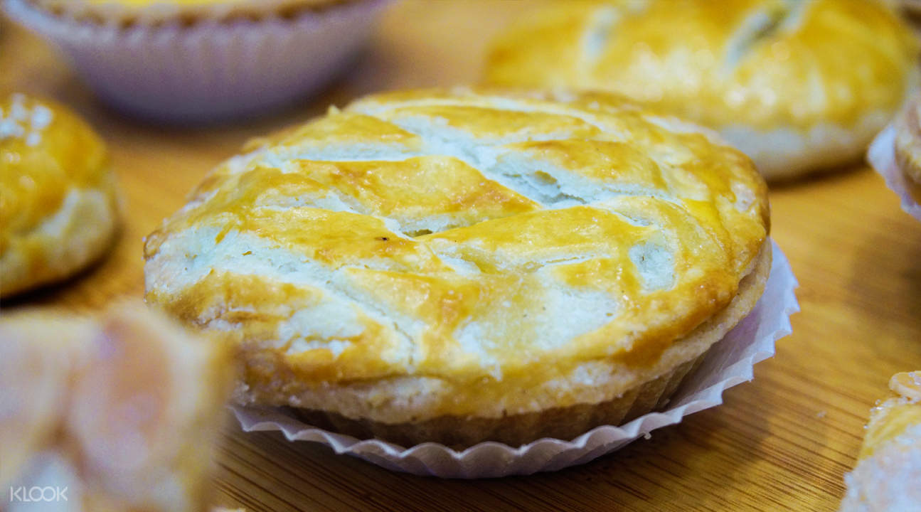 Hong Kong Flaky Lotus Pastry Set in Tanjong Pagar, Singapore - Klook