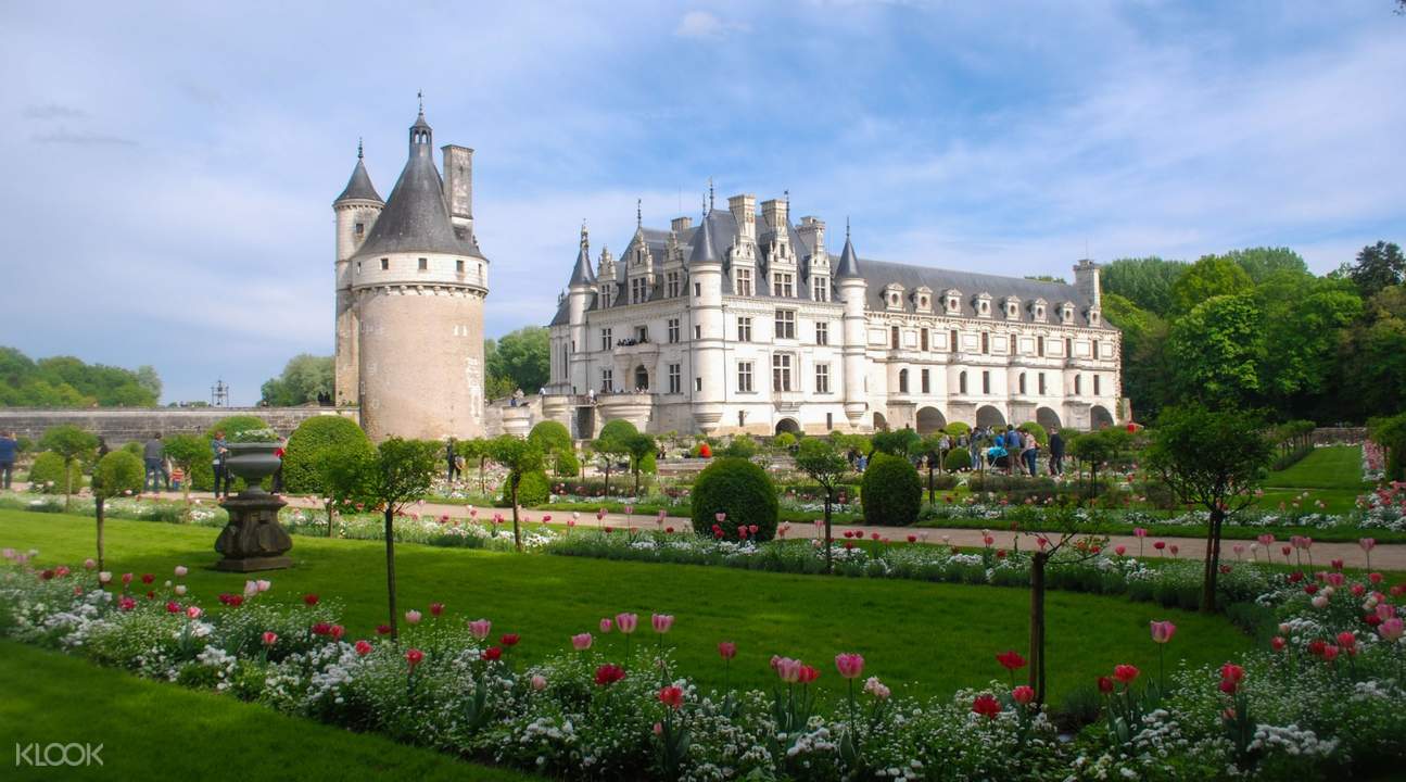 Loire Valley Castles Audio Guided Day Trip from Paris