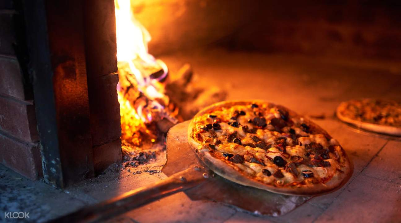 [SALE] Authentic Pizza Crafting Experience in Naples - Ticket KD