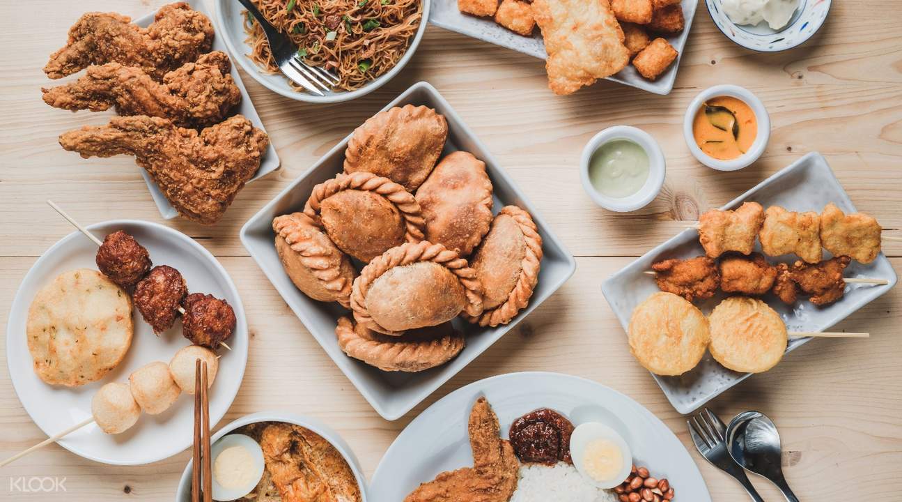 Up to 10% Off | Tip Top Curry Puff, Singapore - Klook Singapore